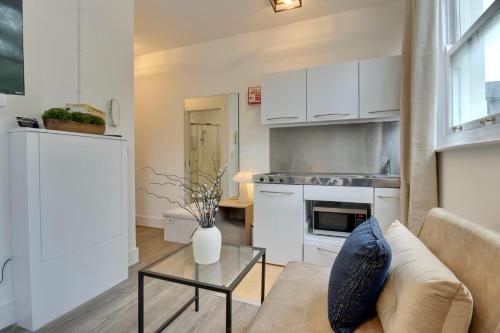 Aylward Studio Apartment At Queen Street, Near Gunwharf Quays - Portsmouth