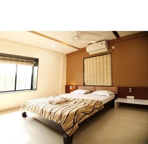 Yogayog Homestay - Ganpatipule