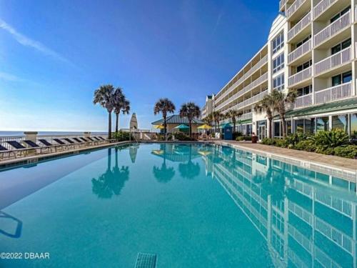 Daytona Beach Oasis Oceanfront Balcony 1 Bdrm - Daytona Beach, FL