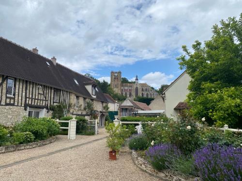 Le Relais Des Hirondelles - Chaumont-en-Vexin