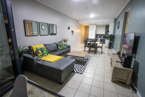 Stay At The Point- Happy Homely Horizons - Durban