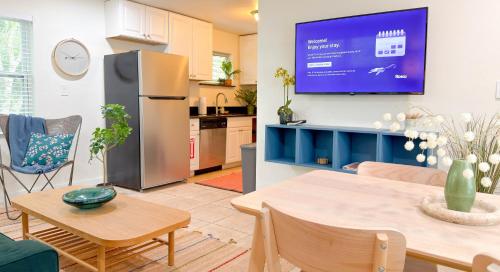 Cozy Garden Bungalow - Pets/parking/beach - Hollywood, FL
