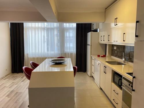 Your Comfortable Home With Sea View In Alsancak - Alsancak