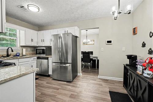 The Fifa Fan Retreat - Minutes From Airport Sleeps 6 - Jonesboro, GA