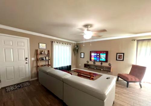 3br 2ba Spacious Lake Home 4 Miles To Legoland - 1722 - Winter Haven, FL