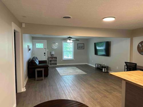 Lawrence Oaks Residence - Murfreesboro, TN