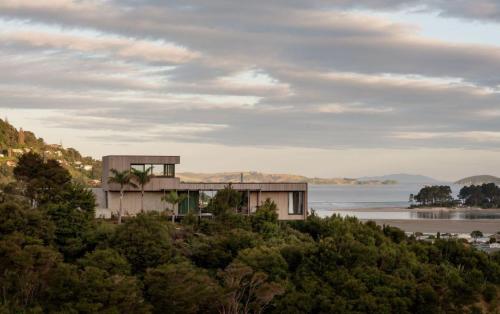 The Rise - Private Sauna, Sea & Mountain Views - Tairua