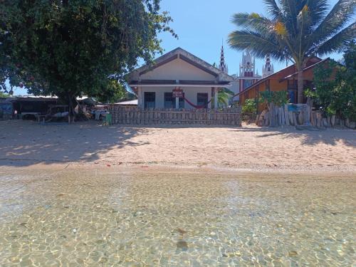 Bunaken Blesshi Guest House - Manado