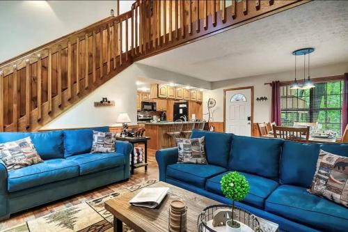 Sleeps 8 Near Dollywood - Hot Tub, Arcade & Community Pool - Tennessee