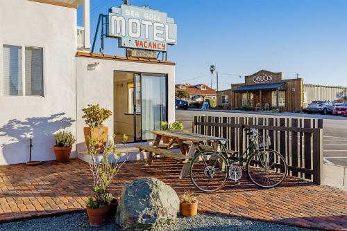 Sea Gull Queen Suite - Cayucos, CA