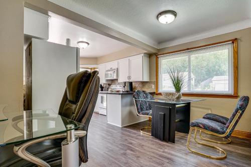 South Saint Paul Duplex W/ Deck & Gas Grill - Cottage Grove, MN