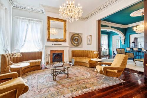 Opulent Historic Villa W Heated Pool 5br 6ba - New Orleans, LA