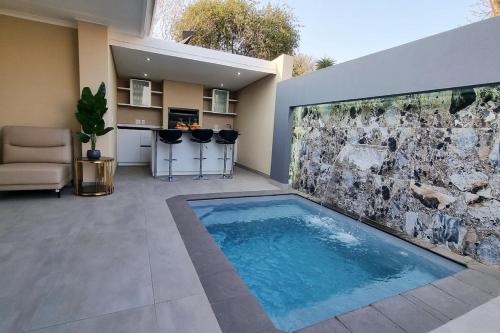 Solar-powered Cozy House With Jacuzzi And Splash Pool - Johannesburg