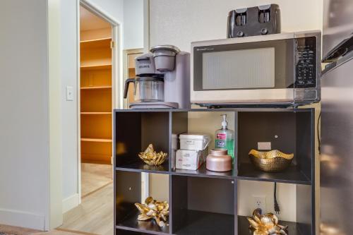 Convenient High Desert Stay Near Route 66 - Victorville, CA