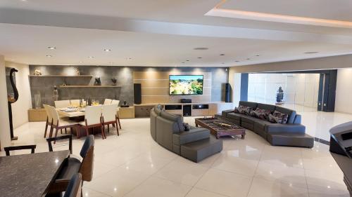 Luxurious House In Guadalajara Near Estadio Akron, Expo Gdl - Guadalajara