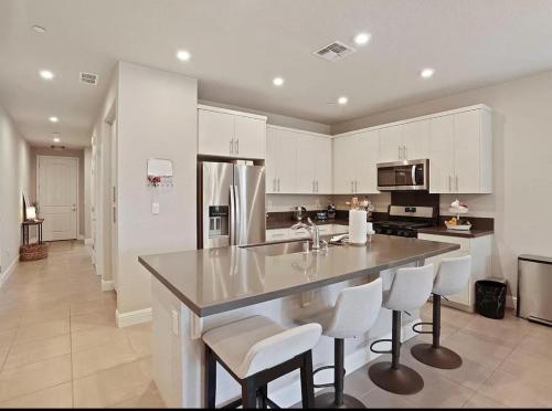 Vip Class One Real Comfort 3 Bedrooms - Stockton, CA