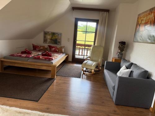 Ferienwohnung Mit Großem Balkon Und Blick In Den Taunus - Idstein