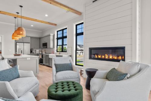 New Luxury Condo - Egg Harbor-indoor Pool Gym - Door County, WI
