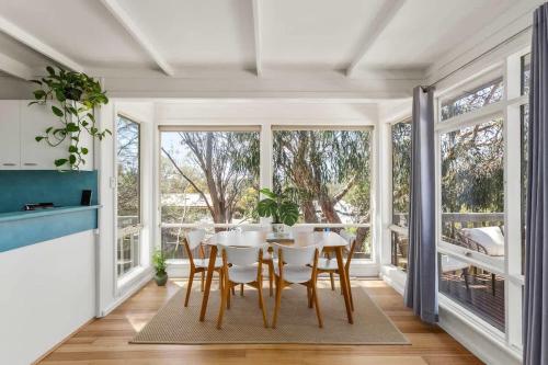 Sunny Coastal Retreat - Anglesea