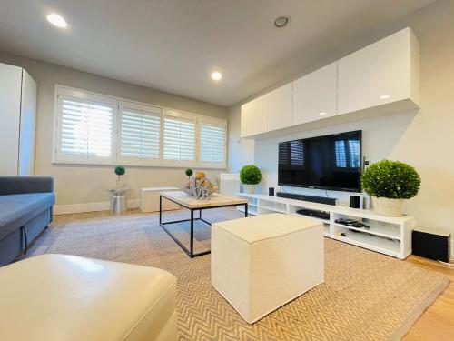 Charming 1-bedroom Apartment In The Heart Of Venice - Santa Monica, CA