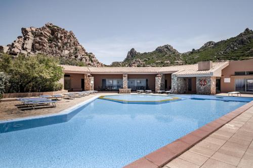 Bright Little Villa With A Sea View - Costa Paradiso