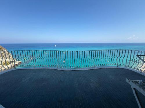 Appartamento Panoramico Sull'affaccio Raf Vallone - Tropea