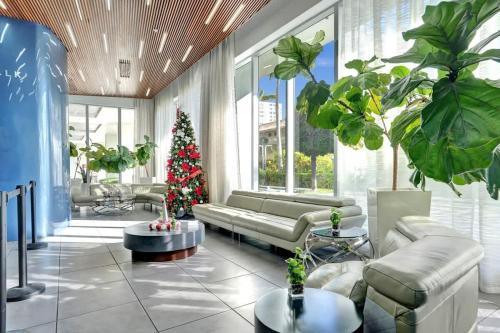 Stylish Studio Beach Service & Shuttle Pool 505 - Aventura, FL