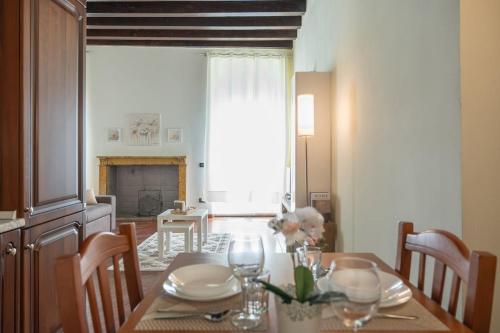 Elegante Bilocale Con Balcone - Centro Storico - Brescia