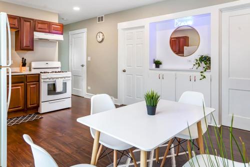 Cozy And Lux 2bd Near City And Airport - Worth, IL