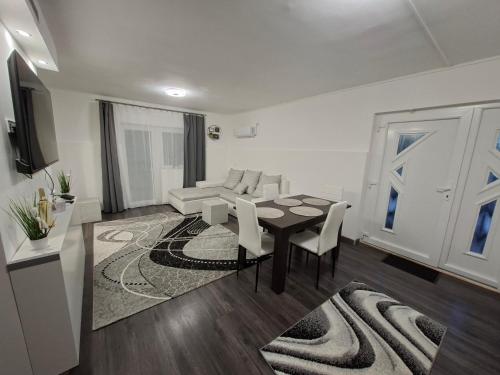 Kakukkfeszek Apartmanok - Kiskunmajsa