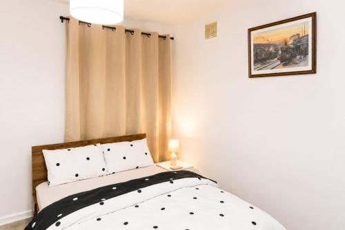 Stylish Double Room With Tv & Fast Wi-fi - Wolverhampton