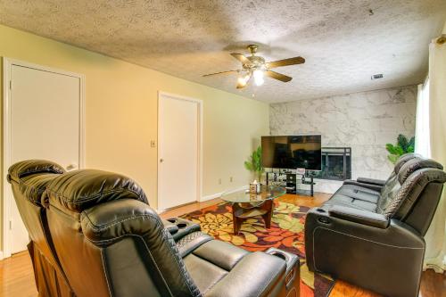 7 Mi To Stone Mtn Park! Spacious Family Getaway - Snellville, GA