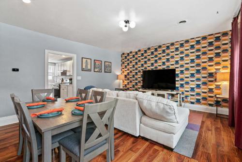 Trendy 2br Near Carson Street With Free Parking - Homestead