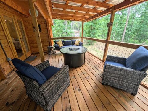 Brand New Cozy Spruce Cabin - Couples Getaway, The Caverns, Waterfalls, Hiking Trails - Laurel Falls, Coalmont