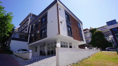 Ac Konaklama - Kuşadası