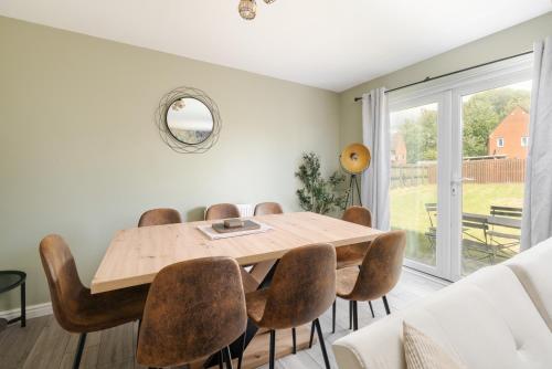 Chic 4bd Manchester Abode - Free Parking - Snooker - Manchester
