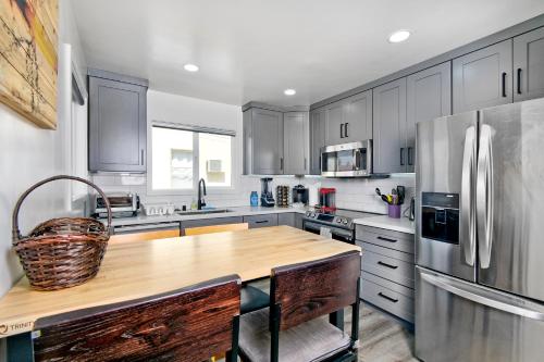 Doctor-hosted Suites For Travel Nurses And Ai Interns - San José