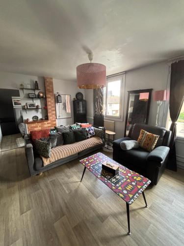 Bel Appartement Spacieux ,Convivial De 3 Chambres Avec Parking Prive Secure - Caen