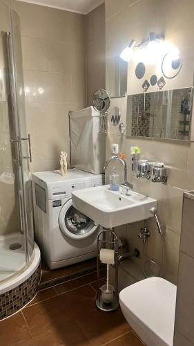 Top Apartment Neuss In Der Nahe Von Rhein - Neuss