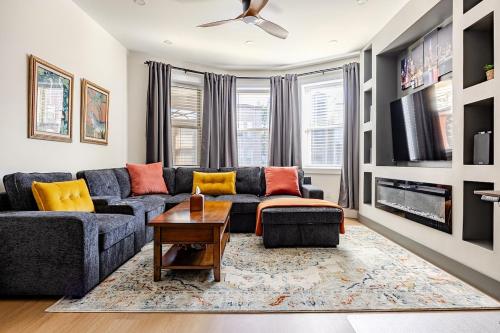 Mins To Nyc Parking, Modern Lux 2b1b, 2 King Beds - North Bergen, NJ