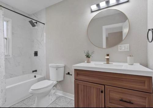 Charming Kc Retreat-2br Near Ku Med - Mission, KS