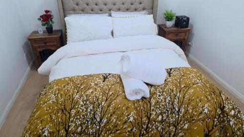 Superb Short Stay Heathrow - Hayes
