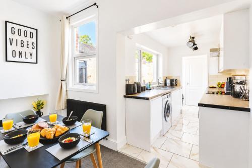 Stylish Spacious 2br Near Darlington Hospital - Darlington
