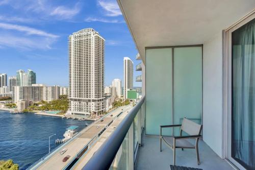 Canal View Studio - Resort Perks Beach 8 Min 1904 - Hallandale Beach, FL