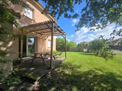 Le Clos Andree - Charmante Maison 8 Personnes - 5 Lits - Climatisation Reversible Rdc - Parking 3 Ve - Montauban