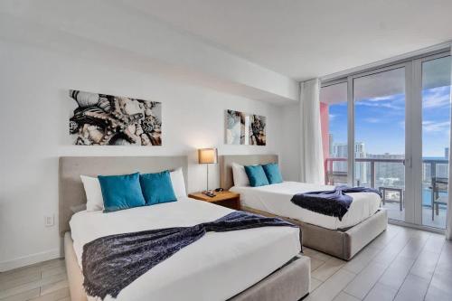 Waterfront Studio In Resort Beach Pool Gym 2405 - Aventura, FL