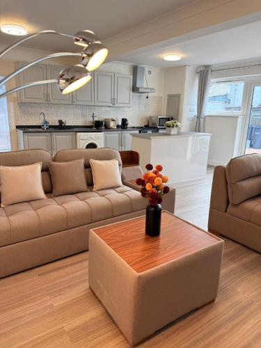 South Edin Family Haven 2 Houses & Courtyard - Edinburgh