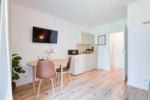 Holideis Studio Balcony Nr3008 - Bonn