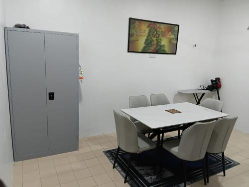Madani Homestay D'paka - Paka