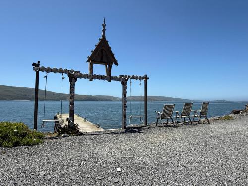 Waterfront Carriage House On Tomales Bay With Dock - Bodega Bay, CA